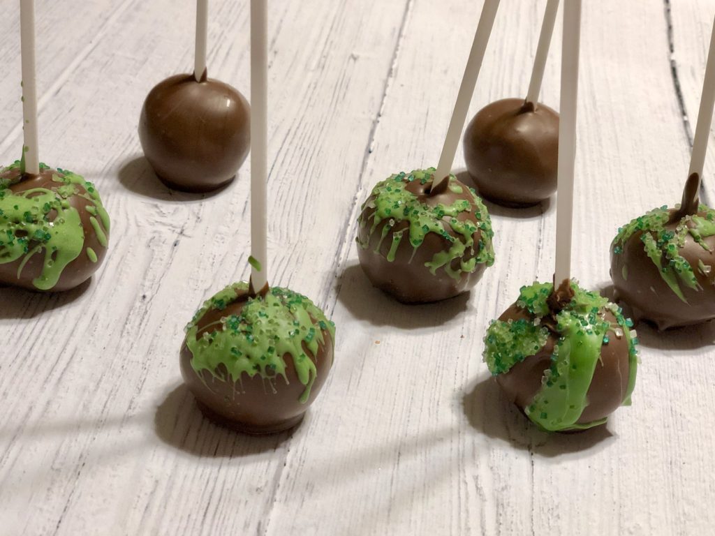 Irish Coffee Boozy Cake Pops - #NeverDoneWithFun