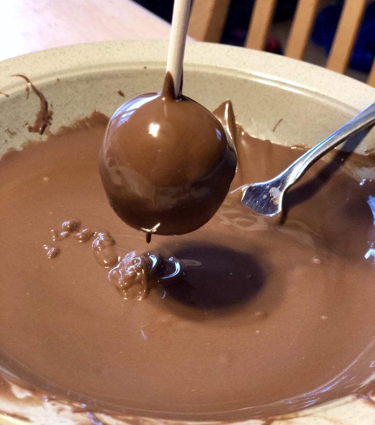 Irish Coffee Boozy Cake Pops - #NeverDoneWithFun