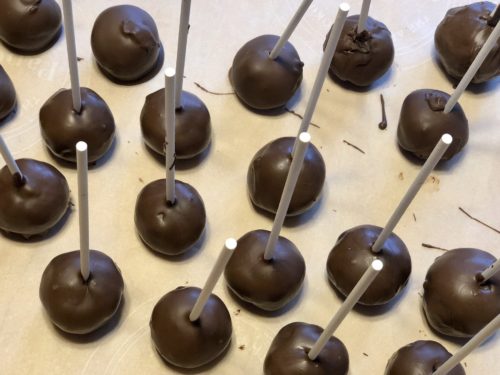 Irish Coffee Boozy Cake Pops | #NeverDoneWithFun
